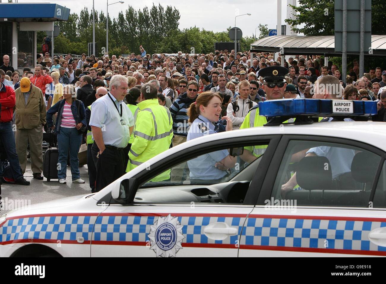 Dublin Airport security alert Stock Photo - Alamy