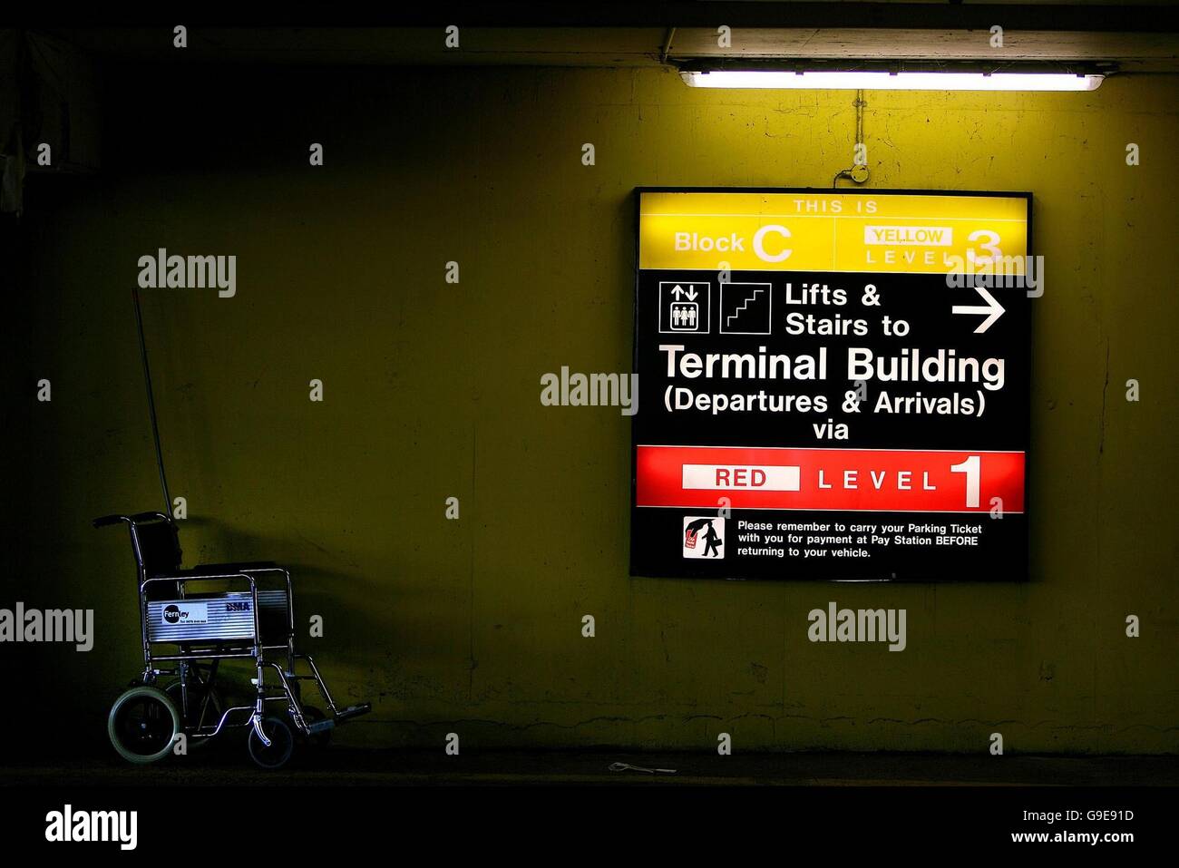 Dublin airport security alert hi-res stock photography and images - Alamy