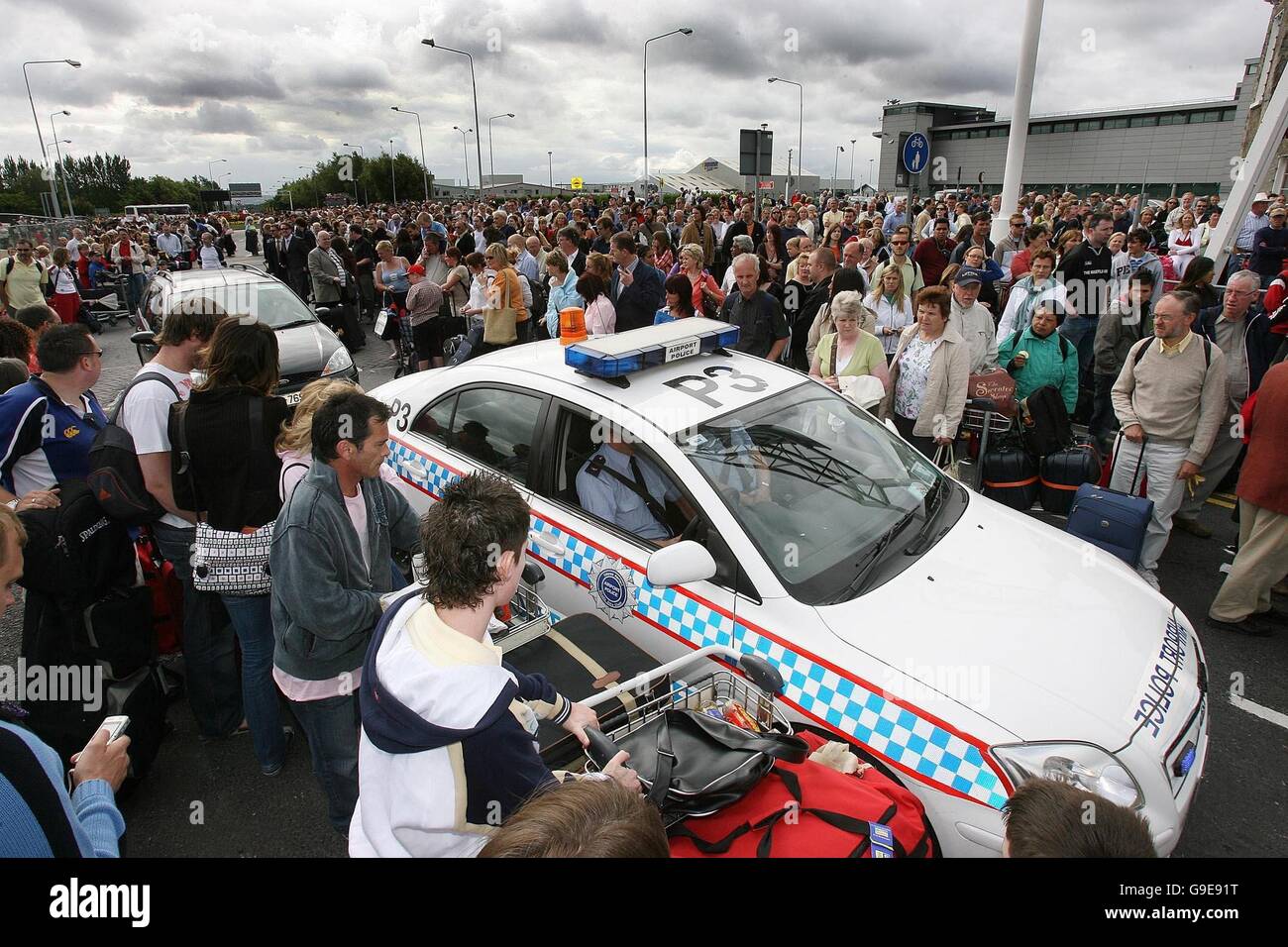 Dublin Airport security alert Stock Photo - Alamy
