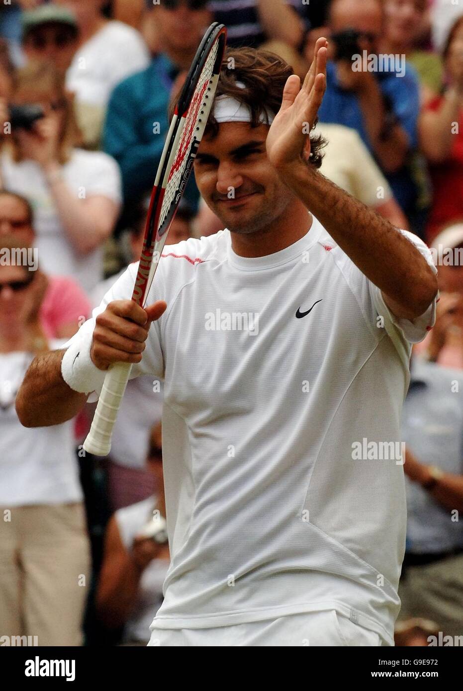 Switzerland's Roger Federer celebrates his victory against Sweden's ...