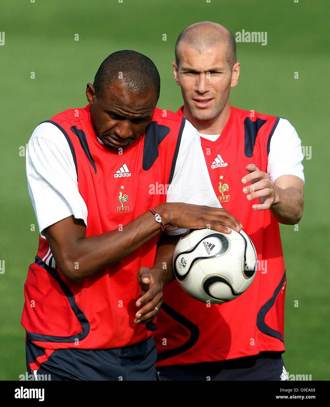 France's Patrick Vieira (left) and Zinedine Zidane during a training ...