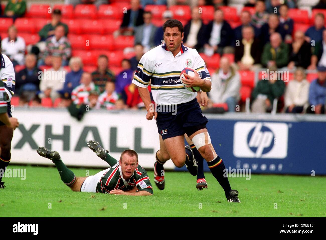 London irishs tabai escapes the grasp of leicester tigers pat hi-res ...