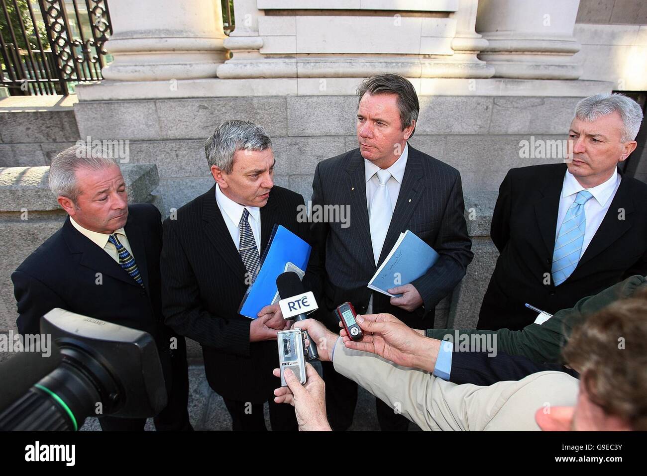 William mcquiston and frankie gallagher hi-res stock photography and ...