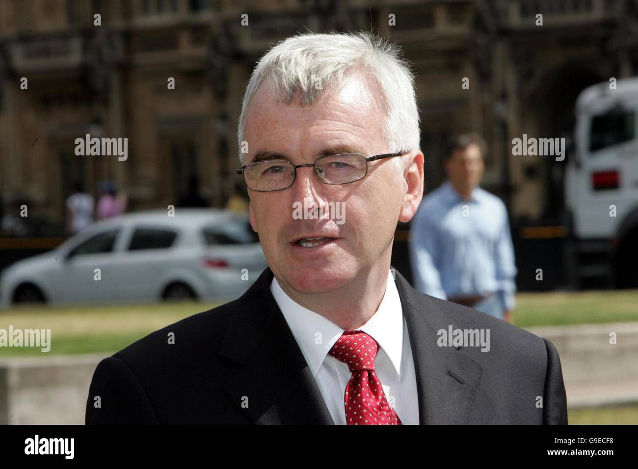 Left-wing Labour MP John McDonnell announces that he will challenge ...