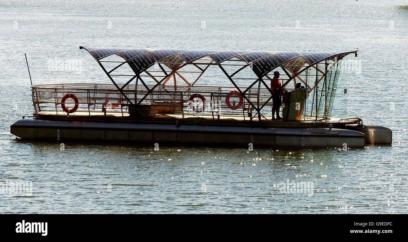 Solarshuttle unveiling in Hyde Park Stock Photo - Alamy