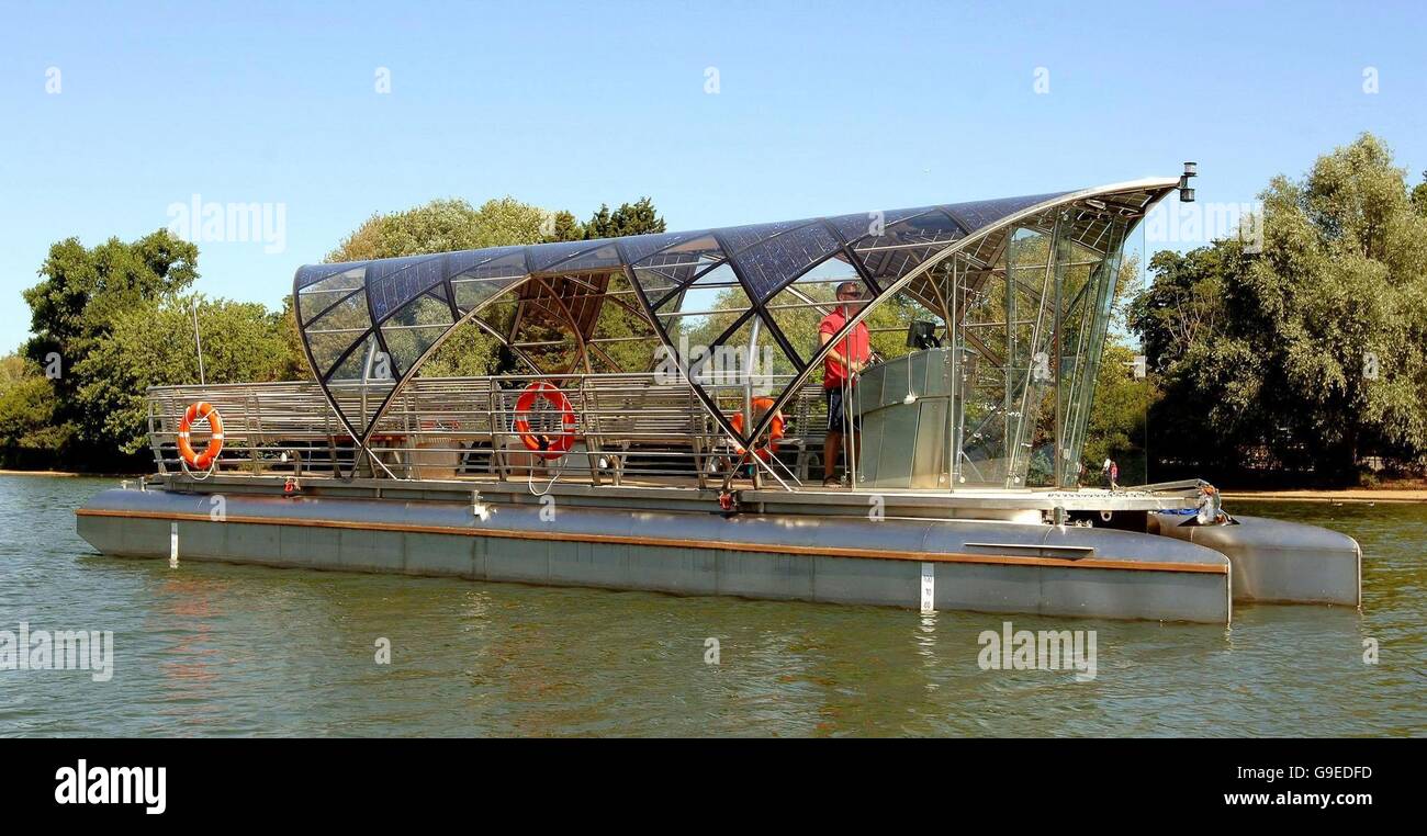 Solarshuttle start operations weekend hi-res stock photography and ...