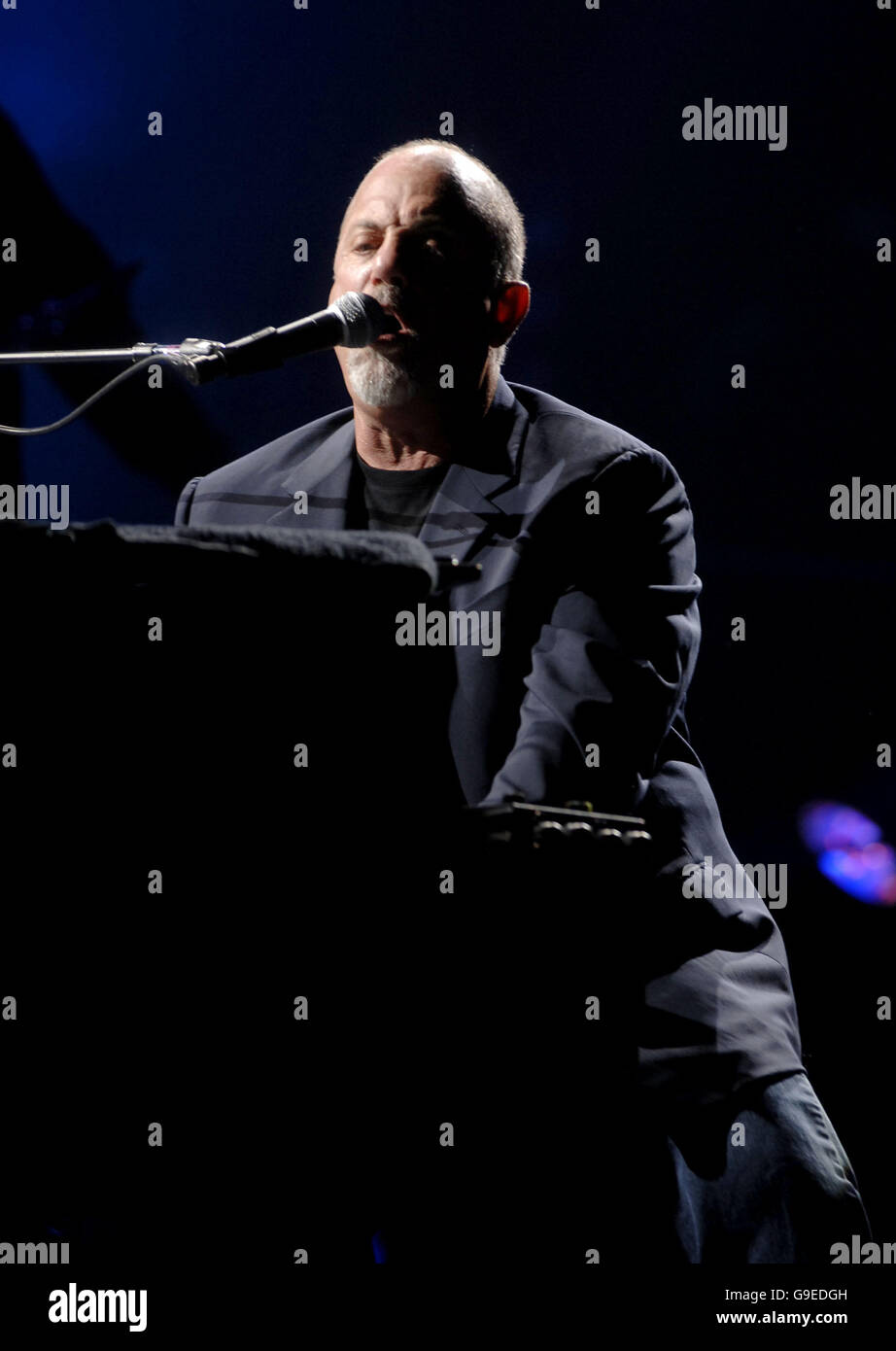 Billy Joel In Concert Stock Photo - Alamy