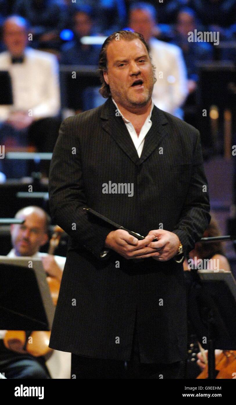 Welsh proms hi-res stock photography and images - Alamy