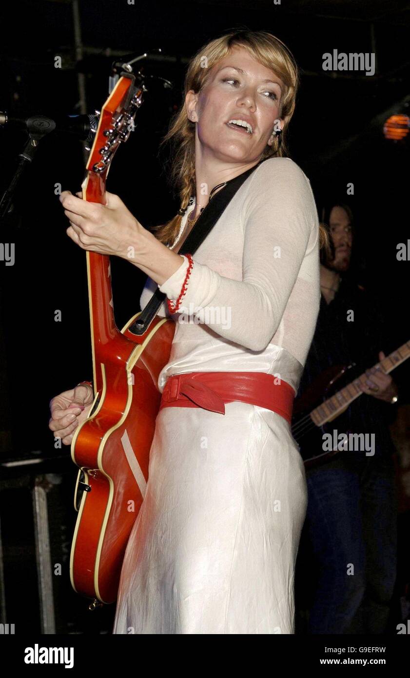 Former Catatonia lead singer Cerys Matthews performing a gig at The ...