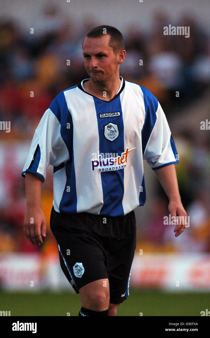 Mansfield town v sheffield wednesday hi-res stock photography and ...