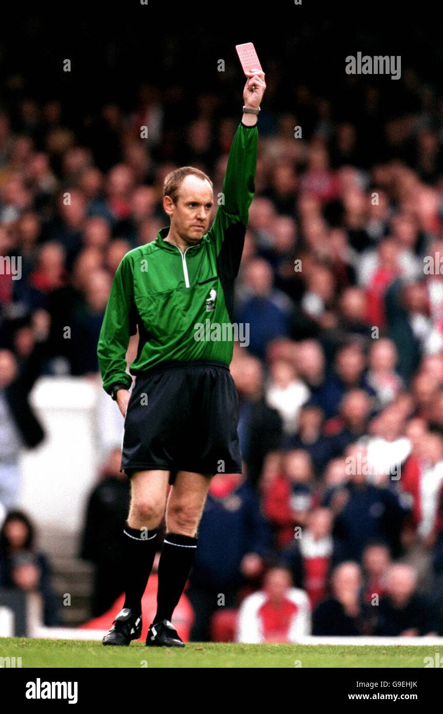 Referee rob harris hi-res stock photography and images - Alamy