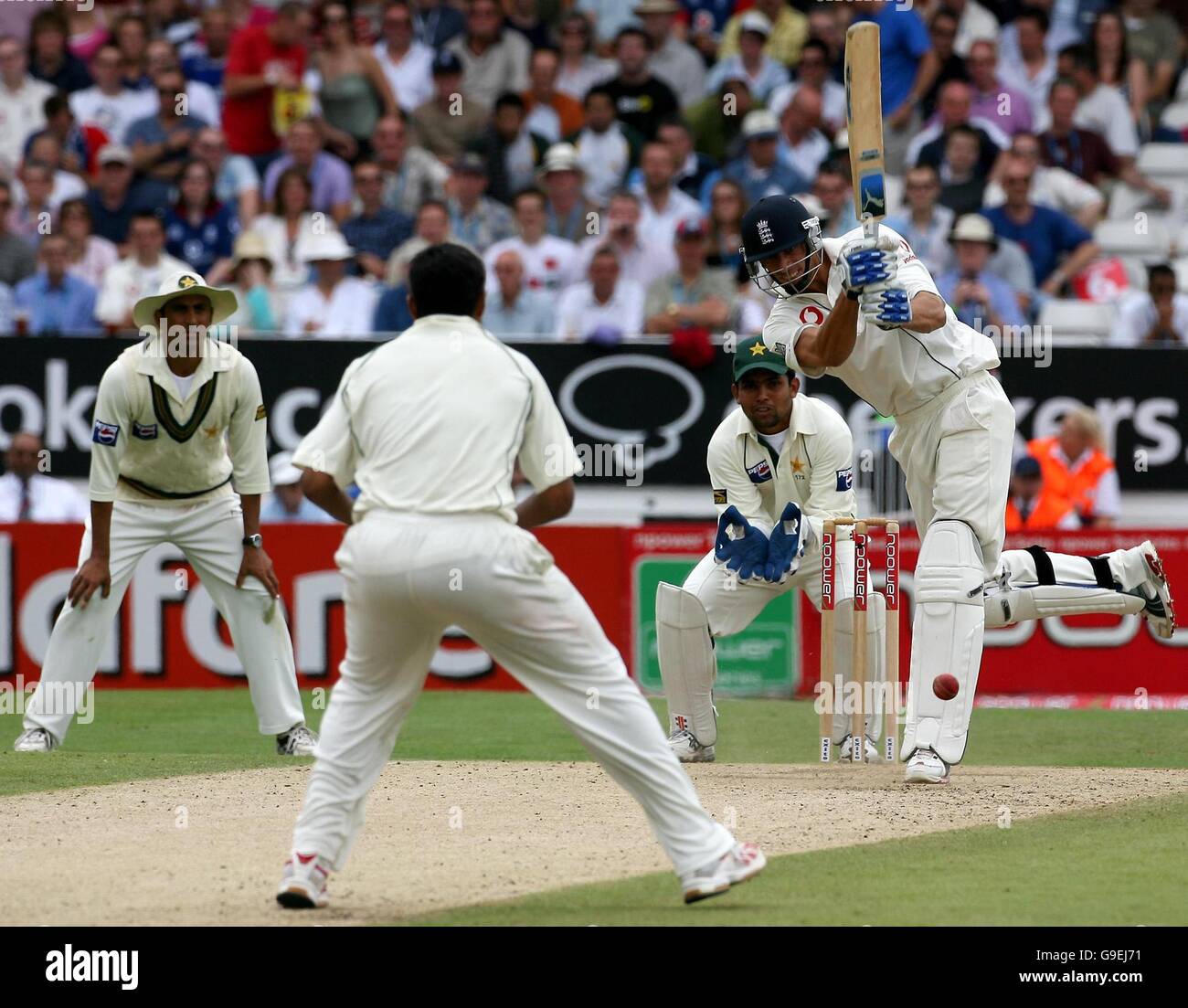 Danish kaneria pakistan hi-res stock photography and images - Alamy