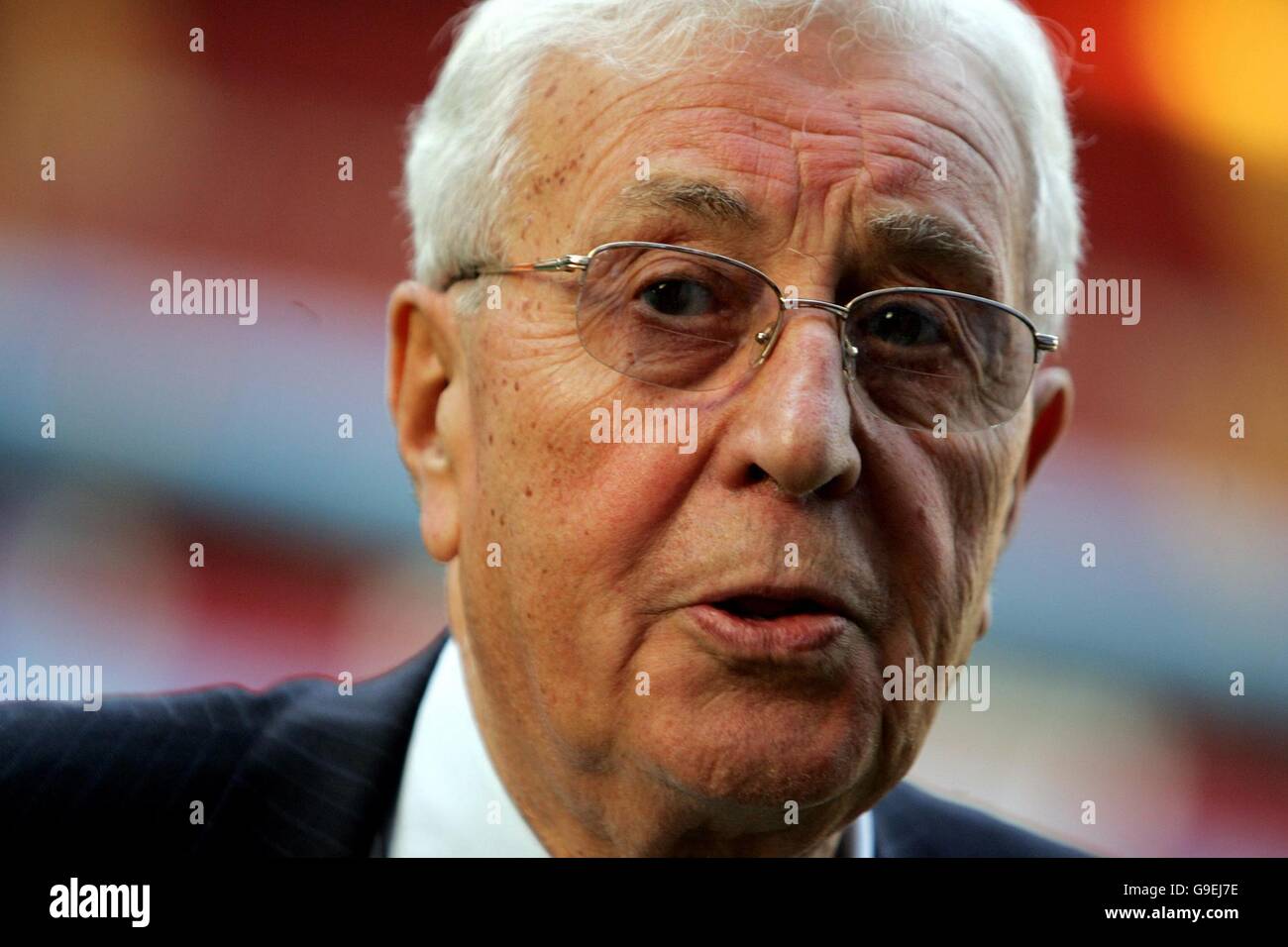 Aston villas chairman doug ellis hi-res stock photography and images ...