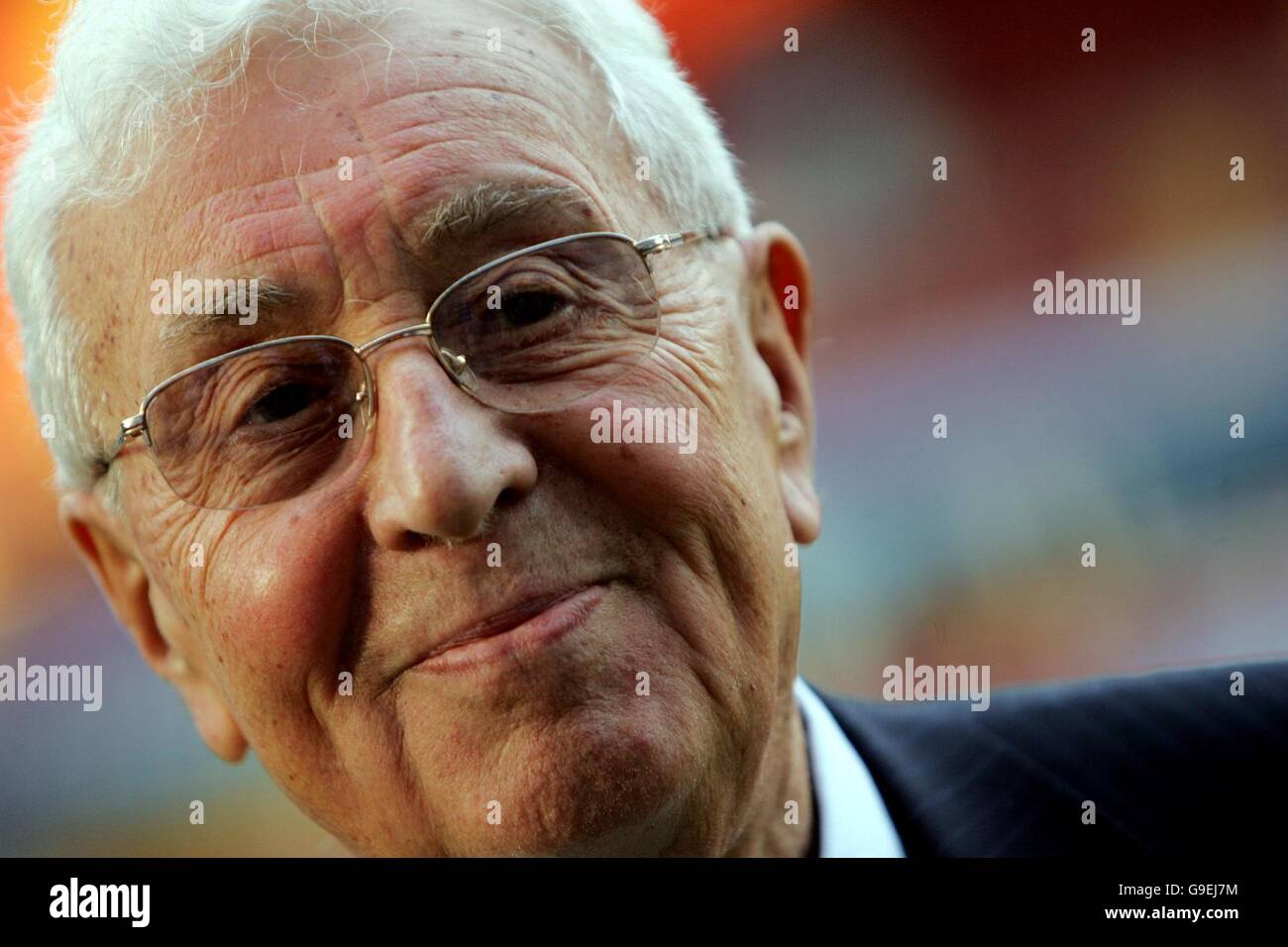 Aston villas chairman doug ellis hi-res stock photography and images ...