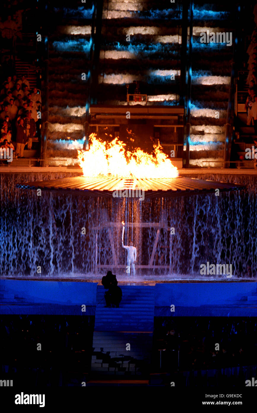 Australias cathy freeman lights olympic flame hi-res stock photography ...