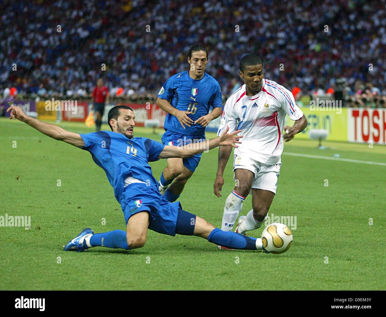 2006 world cup final ball hi-res stock photography and images - Alamy