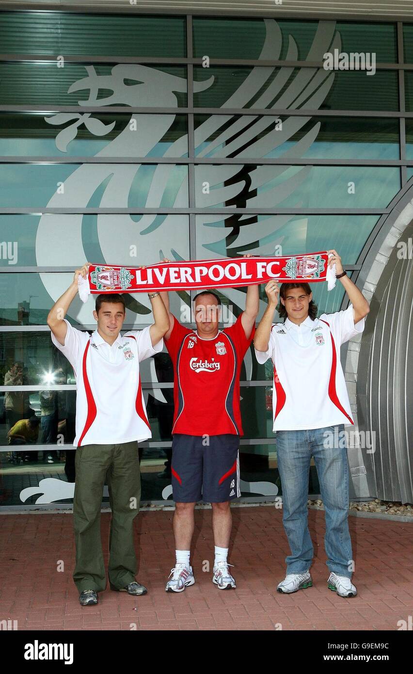 Liverpool manager Rafael Benitez (centre) with his new signings Fabio ...