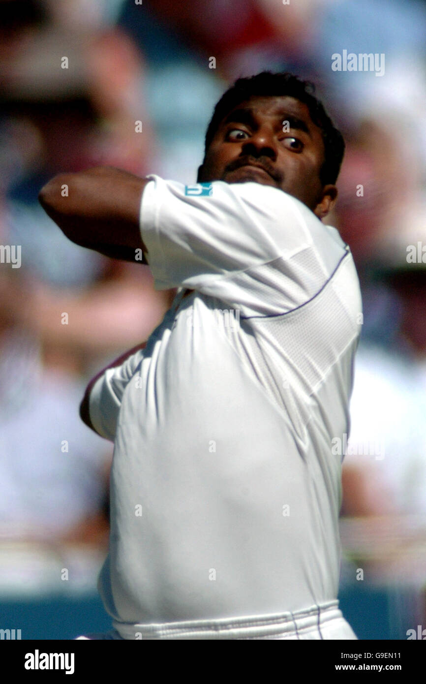 Muttiah muralitharan test hi-res stock photography and images - Alamy
