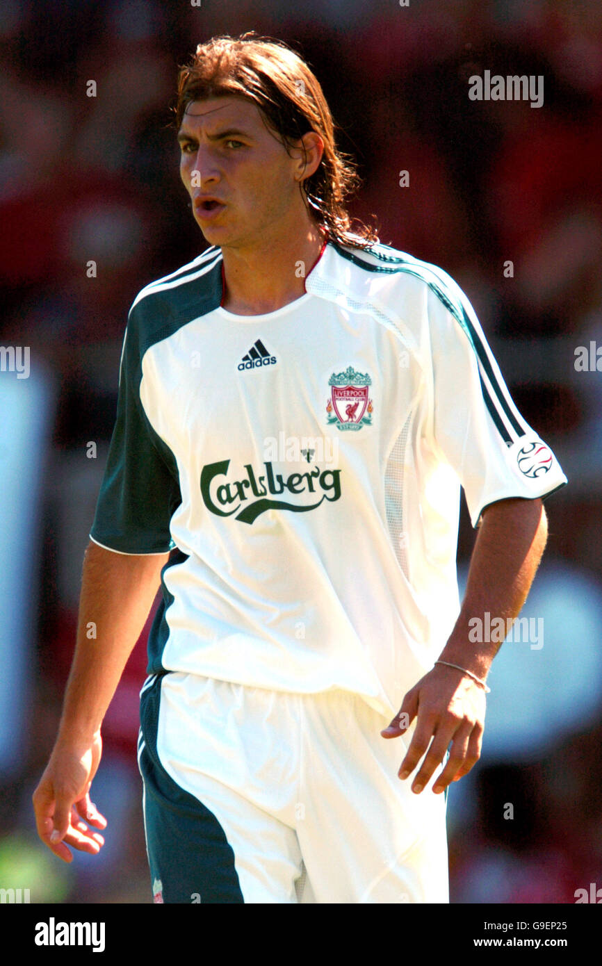 Gabriel paletta liverpool hi-res stock photography and images - Alamy