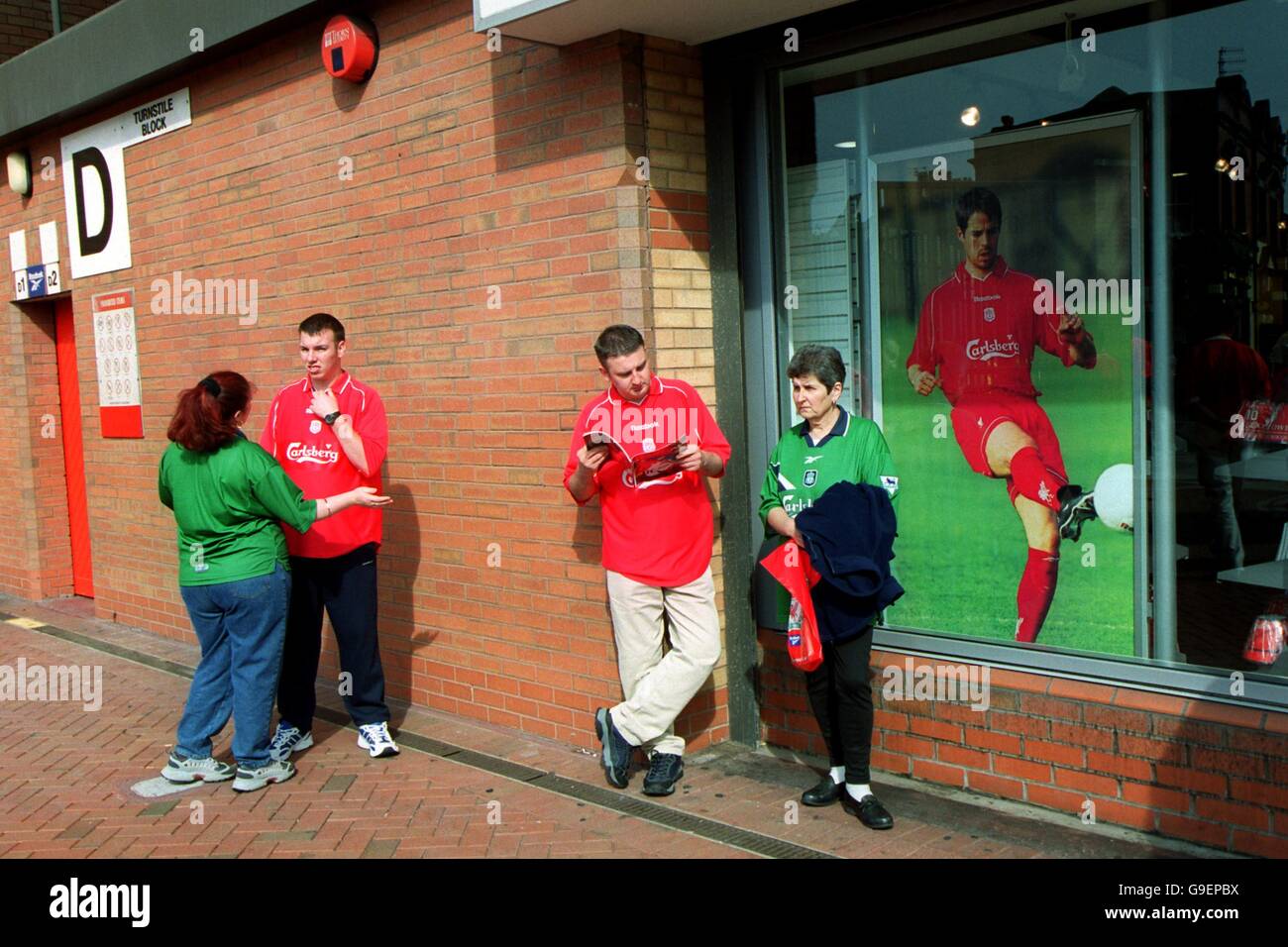 Liverpool fans anfield turnstiles hi-res stock photography and images ...