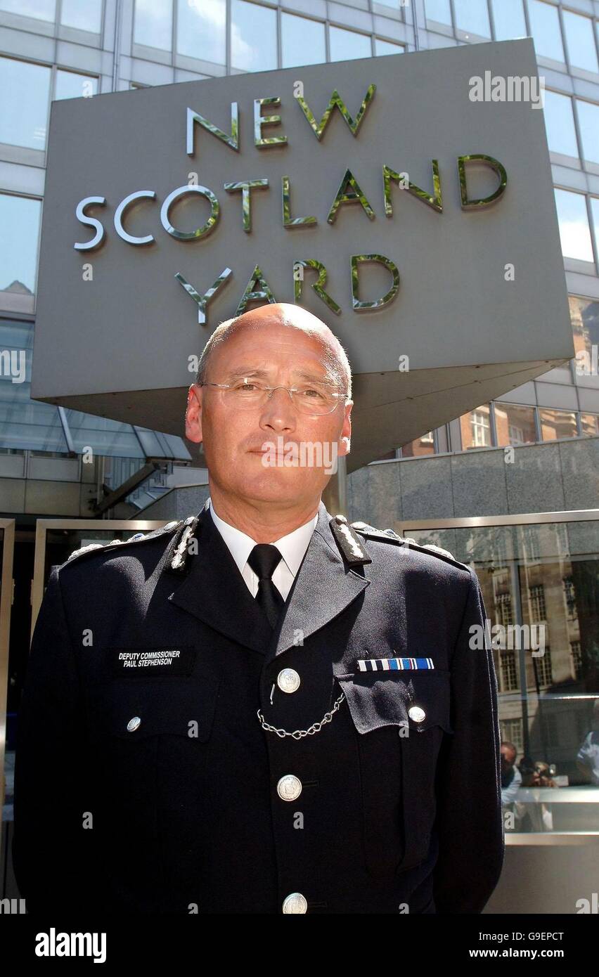Paul stephenson metropolitan police High Resolution Stock Photography ...