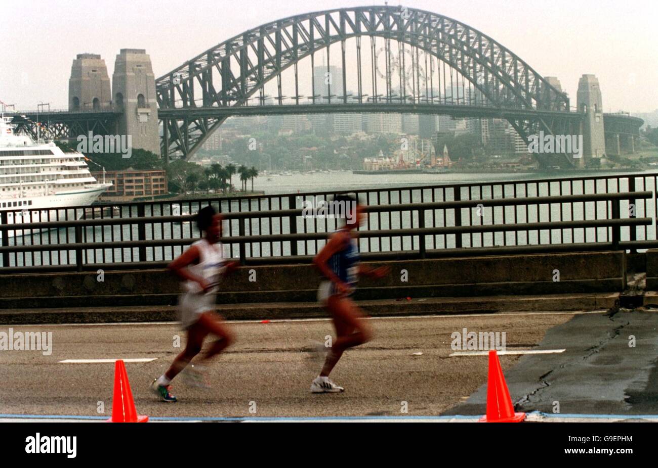 Sydney olympics 2000 harbour bridge hi-res stock photography and images ...