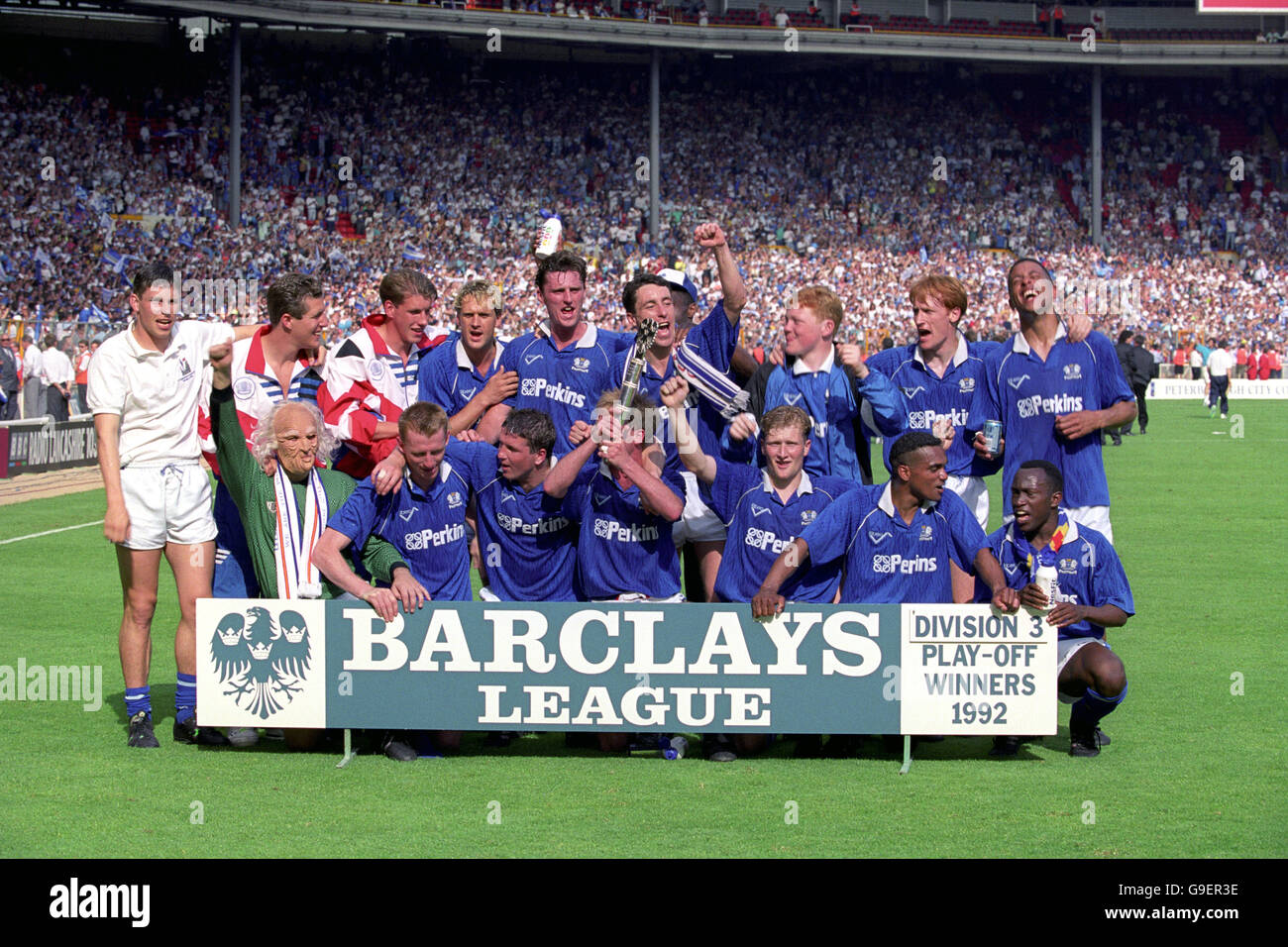English division three hi-res stock photography and images - Alamy