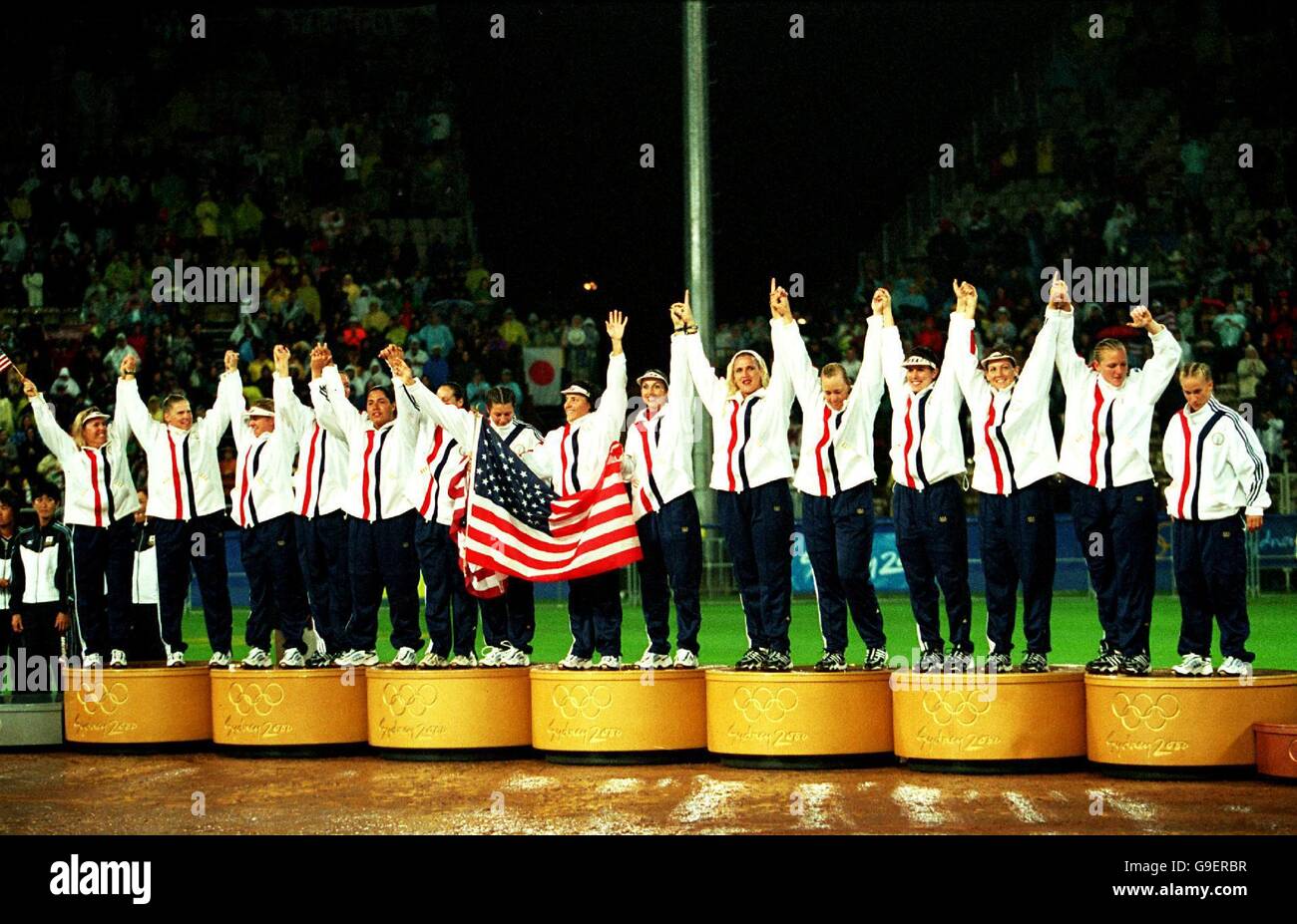 Sydney 2000 Olympics - Softball - Final. The USA's team celebrate ...