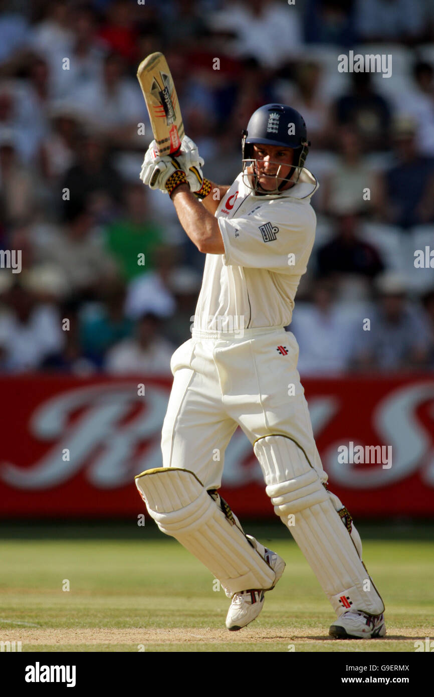 Batting lords full length stock hi-res stock photography and images - Alamy