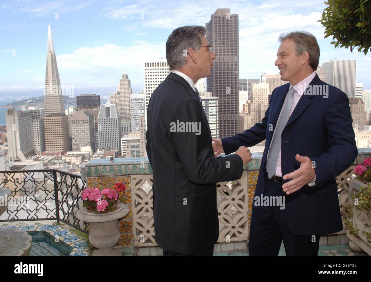 British Prime Minister Tony Blair meets with Phil Angelides, Democrat ...