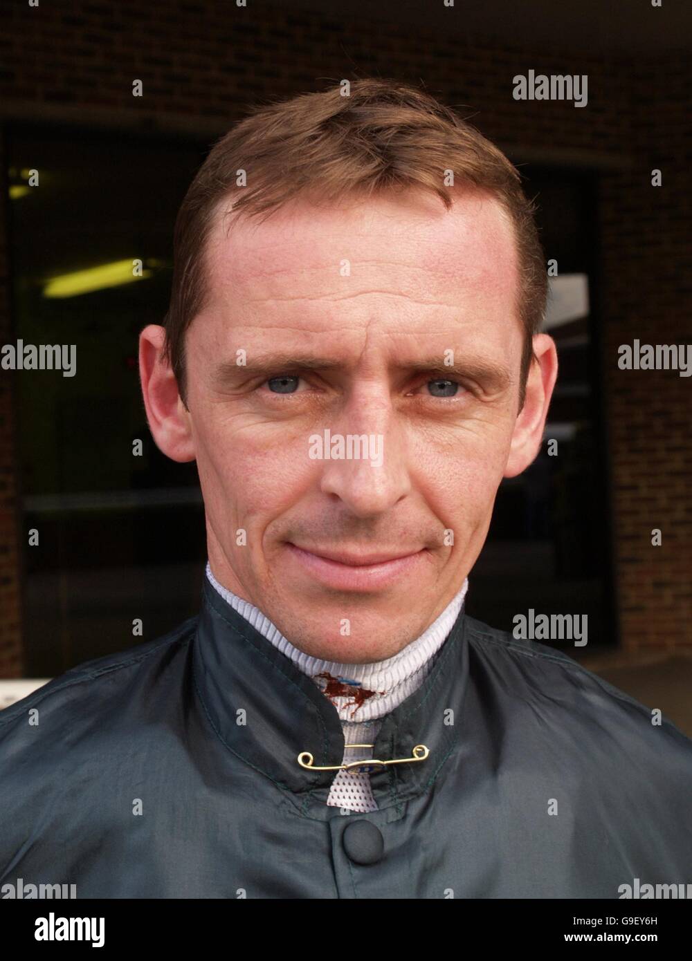 Jockey ted durcan at kempton racecourse hi-res stock photography and ...