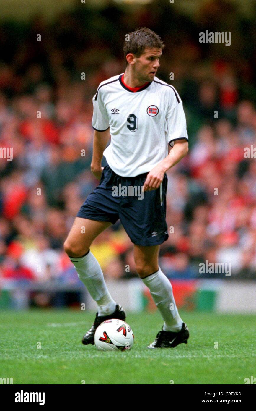 Soccer - World Cup 2002 Qualifier - Group Five - Wales v Norway. Eirik Bakke, Norway Stock Photo ...