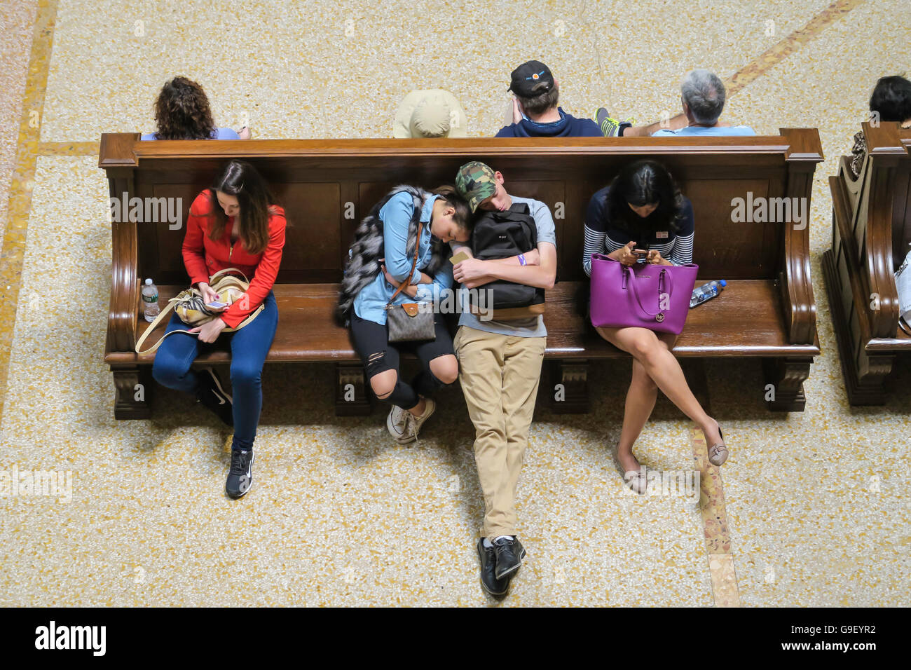 Wooden Bench in the Great Hall of the Metropolitan Museum of Art, NYC ...