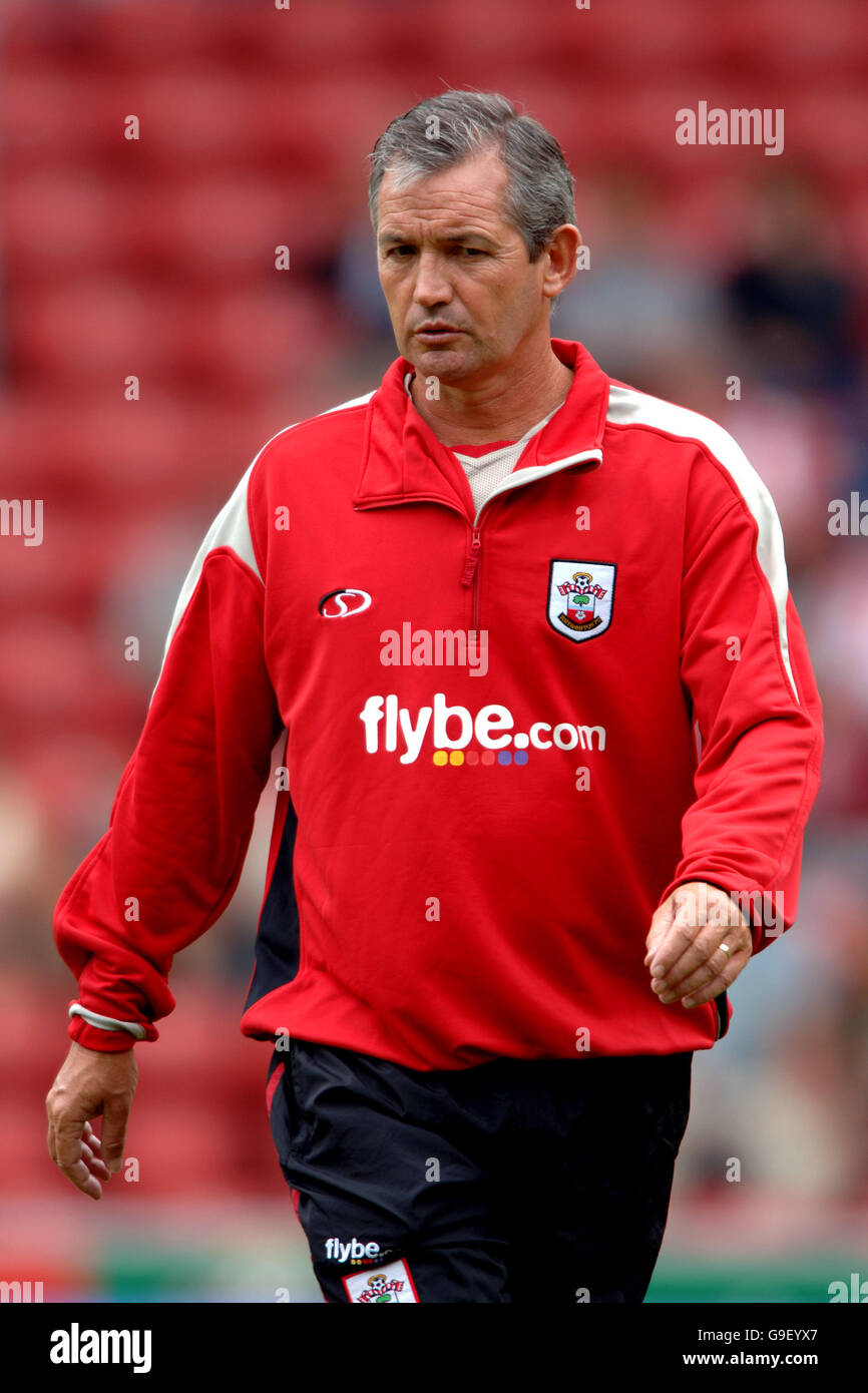 Southampton manager george burley hi-res stock photography and images ...