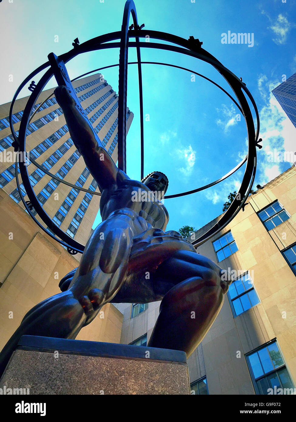 Atlas Statue in Rockefeller Center, NYC Stock Photo - Alamy
