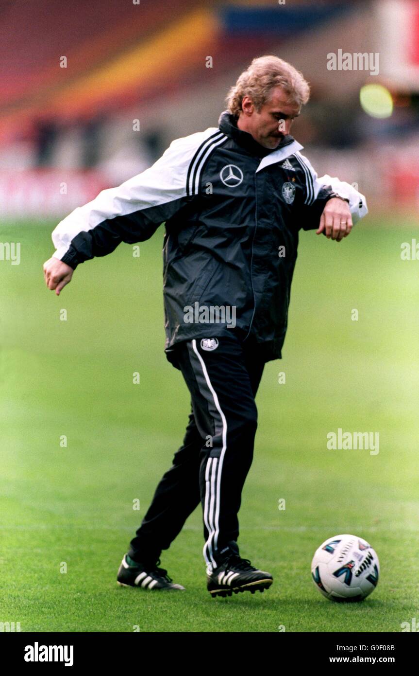 Soccer - World Cup Qualifier - Group Nine - England v Germany - Germany ...