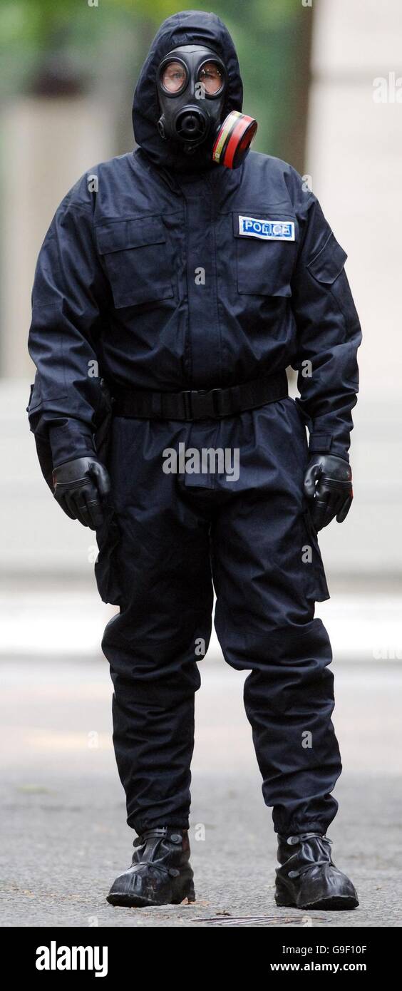 Police officer in civilian clothing hi-res stock photography and images ...