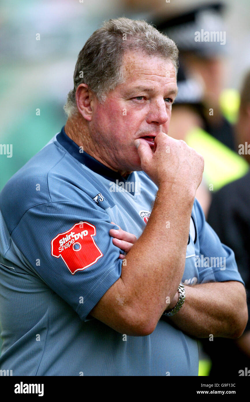 Charlton athletic first team doctor john fraser hi-res stock ...