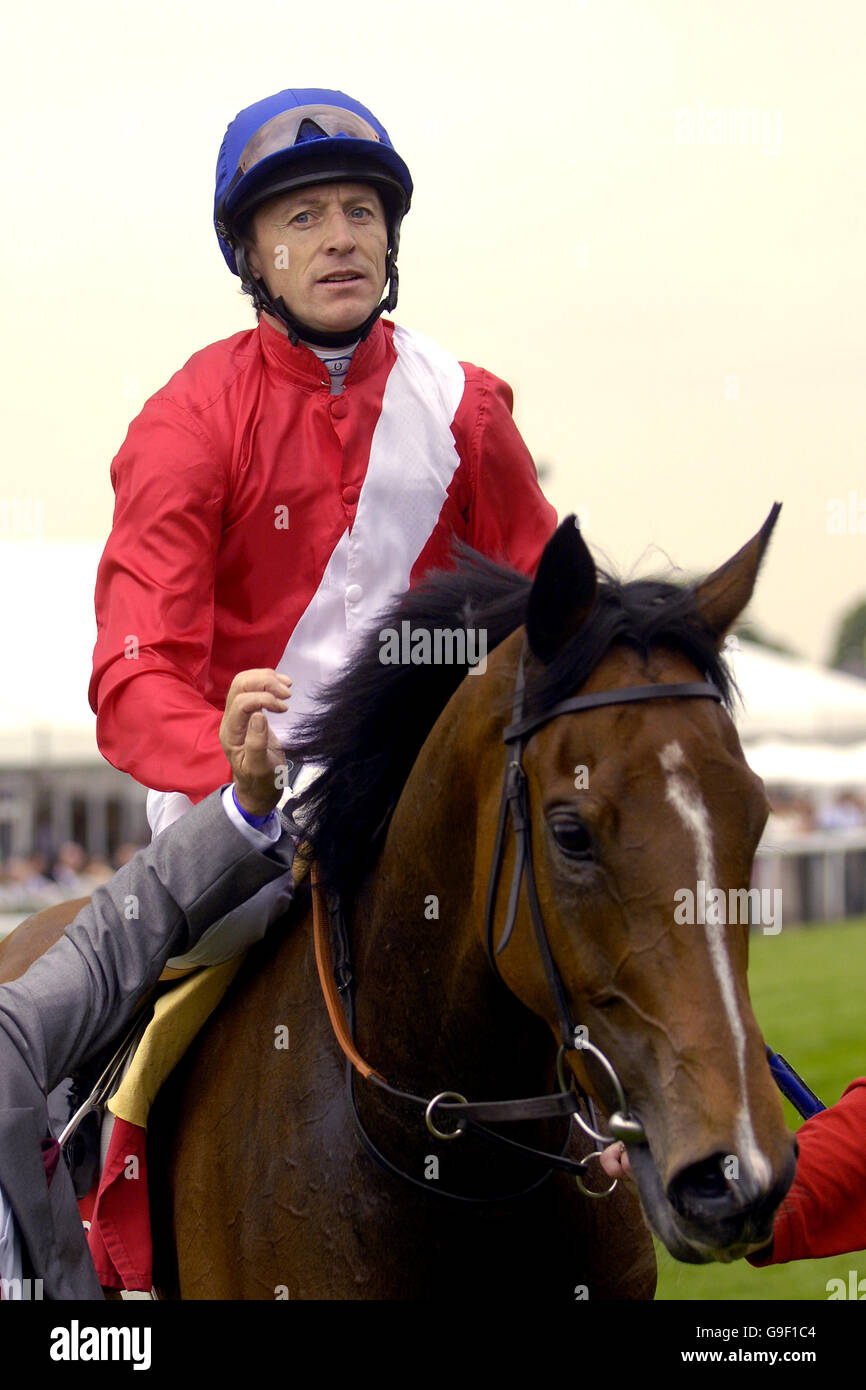 RACING Epsom. Kieren Fallon Stock Photo - Alamy