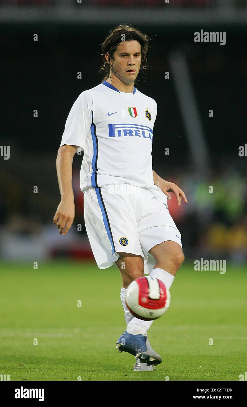 Inter milans santiago solari hi-res stock photography and images - Alamy