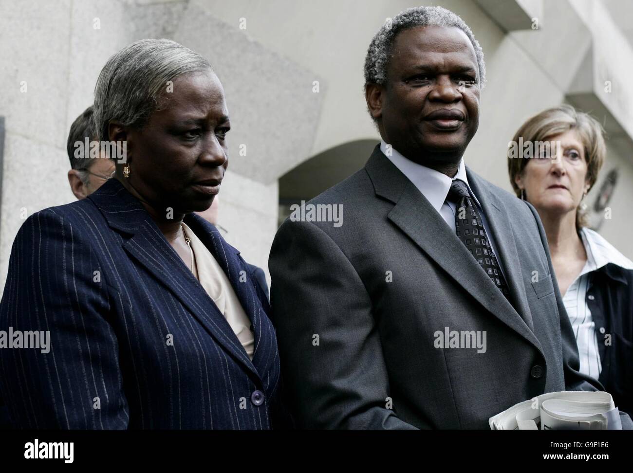 Outside old bailey preddie brothers hi-res stock photography and images ...