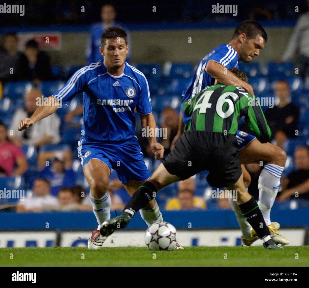 Chelsea's Michael Ballack (R) and Frank Lampard (L) in action against ...