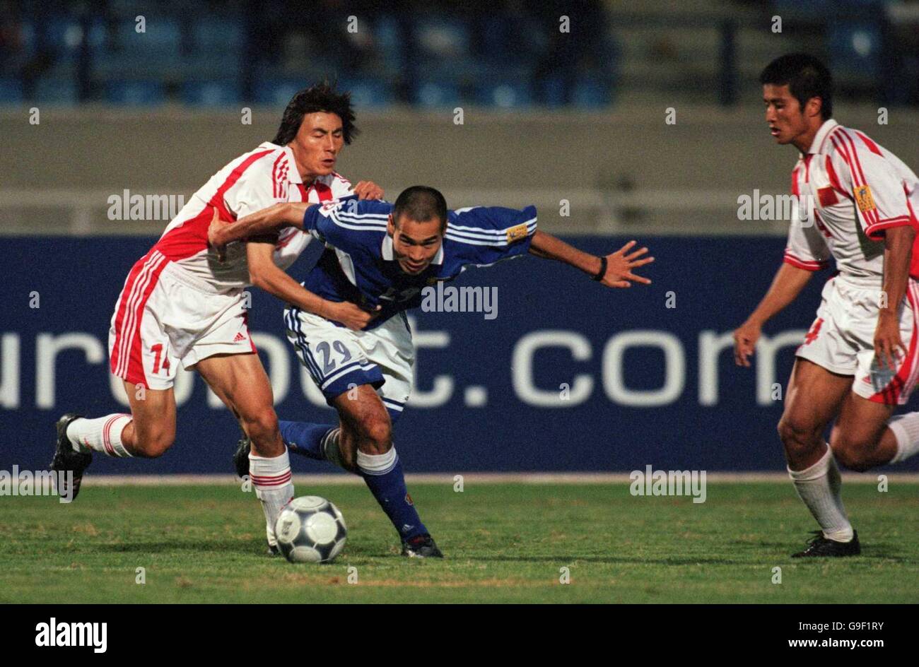 Soccer asian cup 2000 semi final china v japan hi-res stock photography ...
