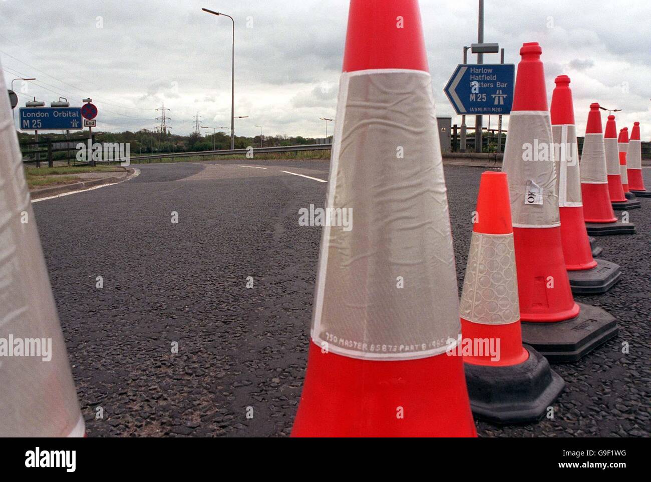 Machine a filer hi-res stock photography and images - Alamy