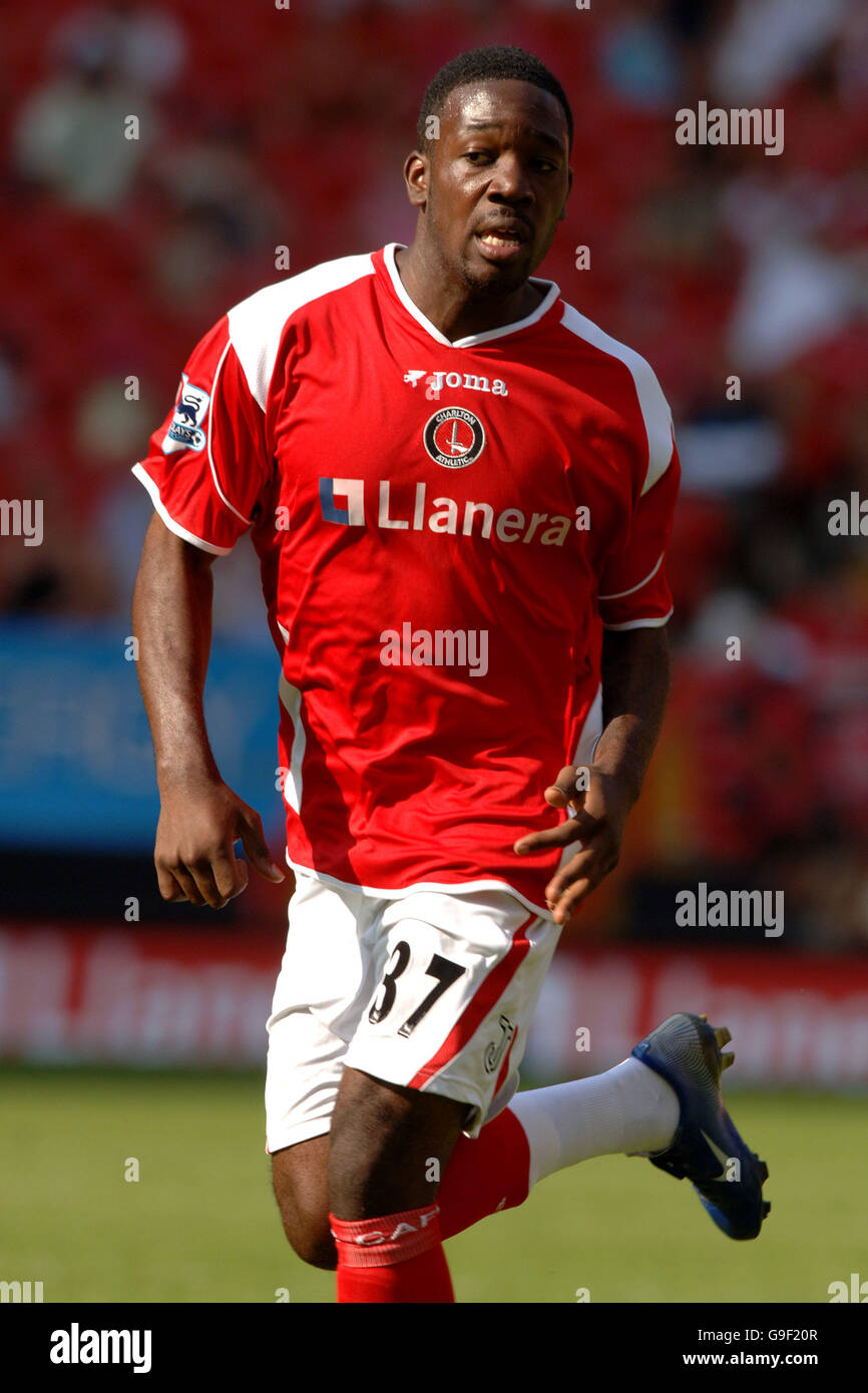 James walker charlton athletic hi-res stock photography and images - Alamy