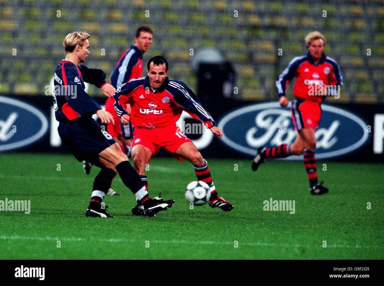 Bayern munichs jens jeremies hi-res stock photography and images - Alamy