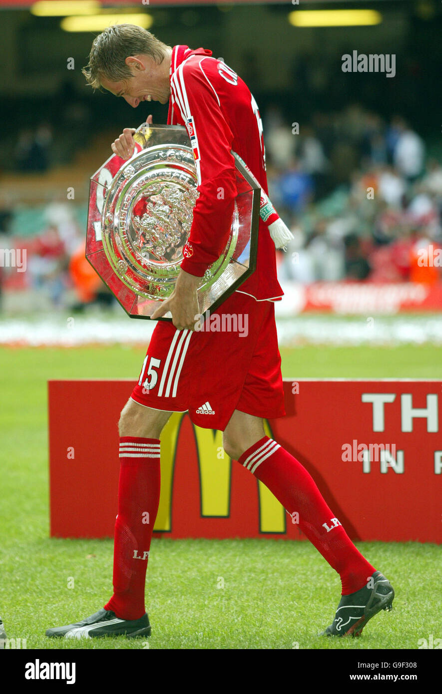 Chelsea community shield trophy hi-res stock photography and images - Alamy