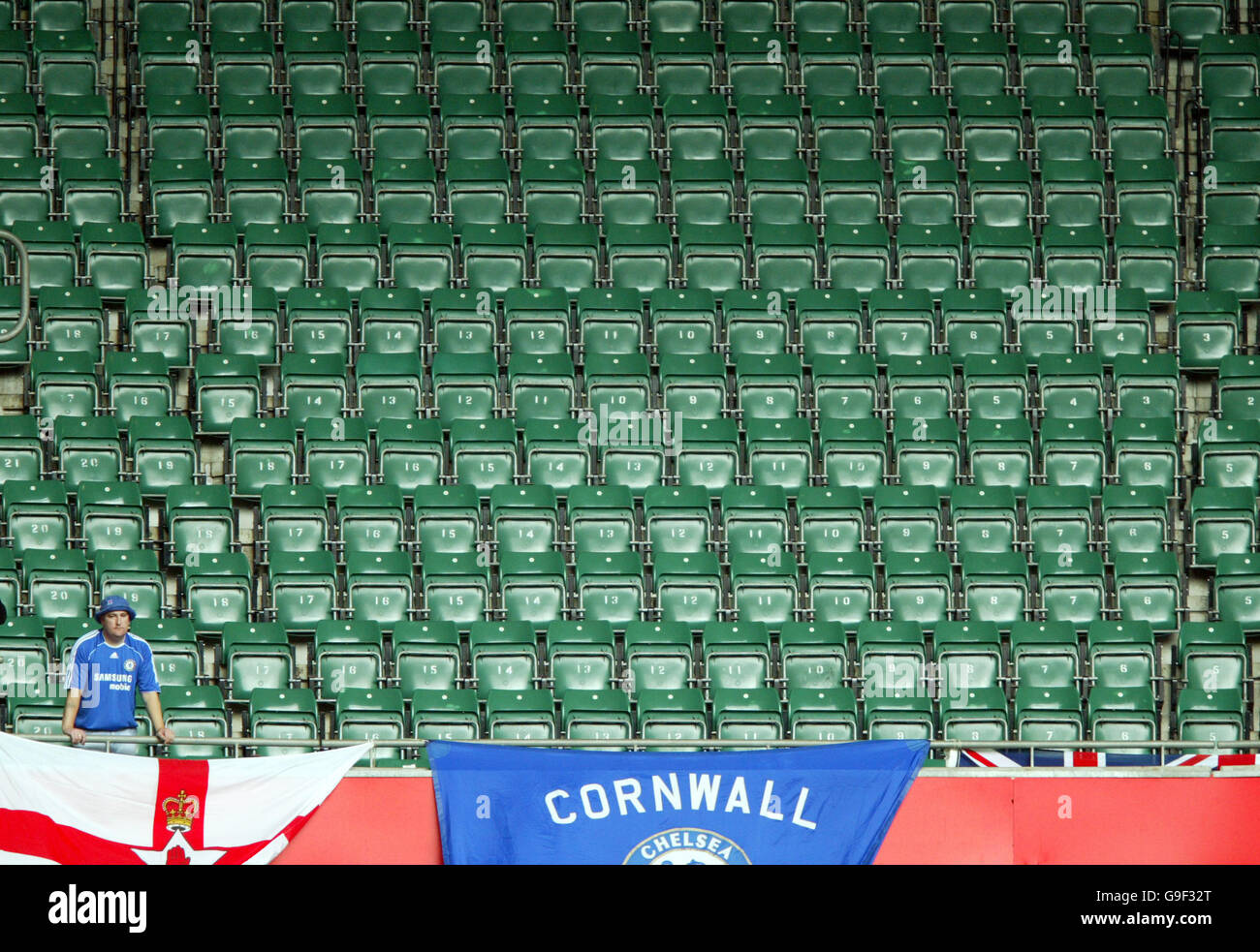 Empty seats millennium stadium hi-res stock photography and images - Alamy