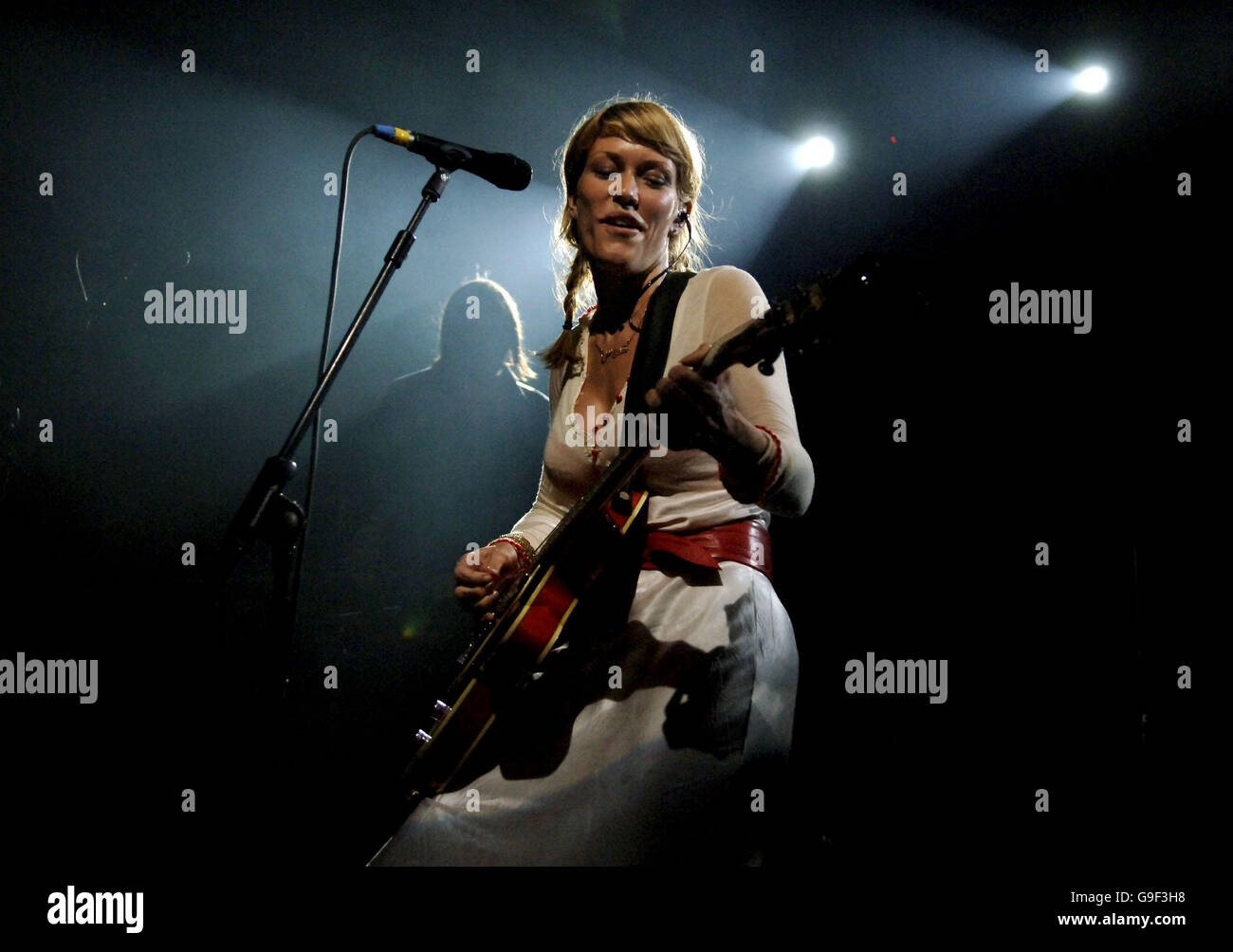 Former Catatonia lead singer Cerys Matthews performing a gig at The ...