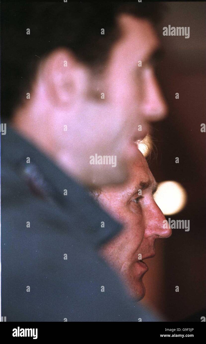 Martin keown england 2002 hi-res stock photography and images - Alamy